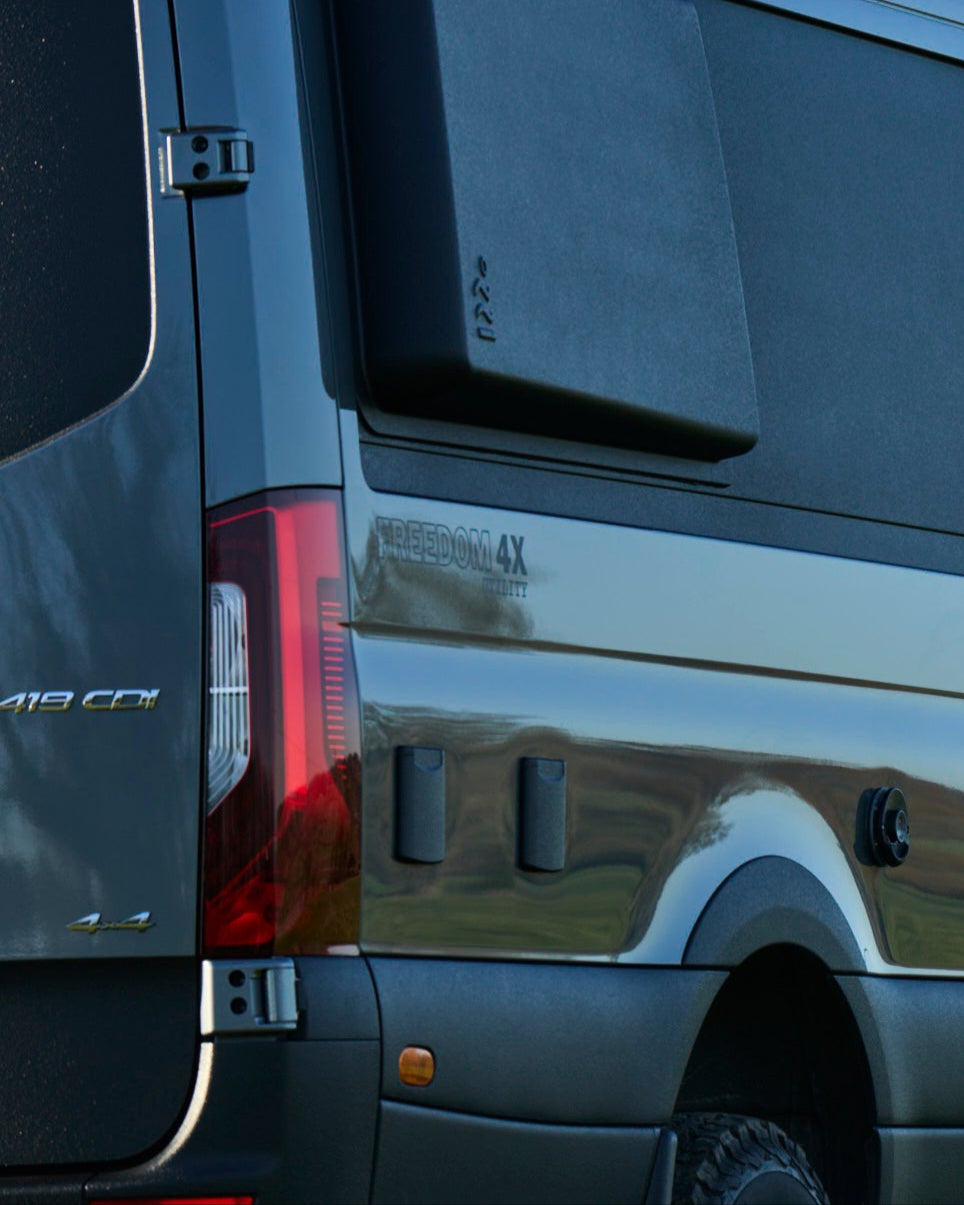 N/S 2018+ Mercedes Sprinter 180 degree hinges – Project Yonder